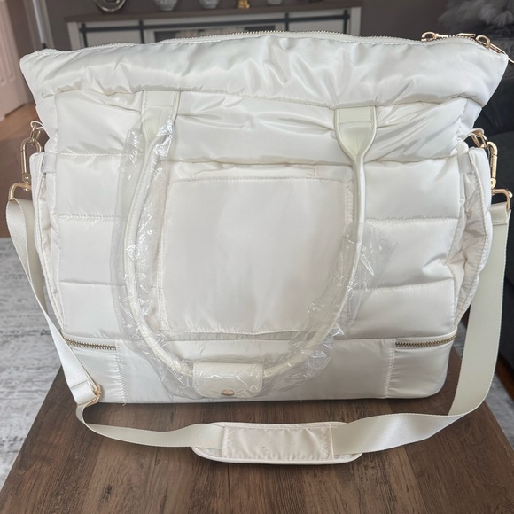 ipack | Bags | Ipack Puffy Elegant White Tote Bag | Poshmark